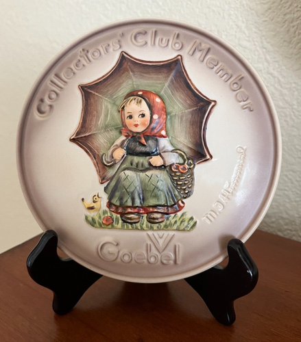 HUMMEL FIGURINE - UMBRELLA GIRL PLATE GOEBEL COLLECTOR'S CLUB # 690 TMK ...