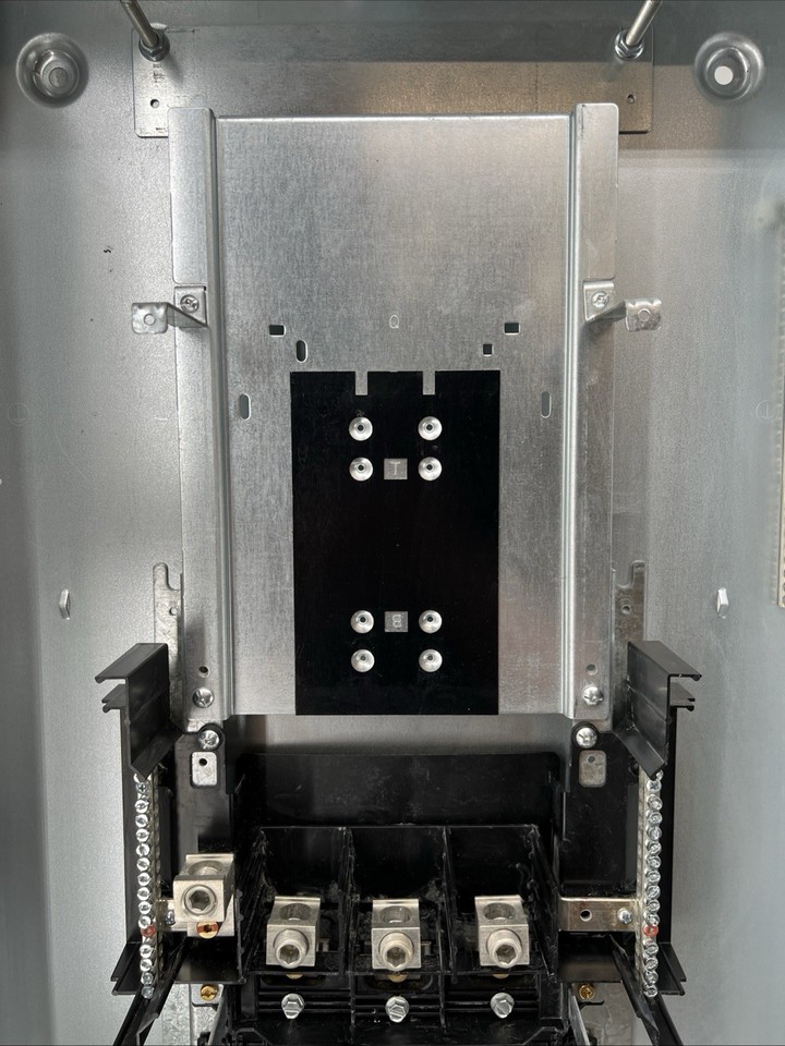 Square D CTL Panelboard Interior, 225A, 30 Spaces, 240 VAC, 3 Phase ...