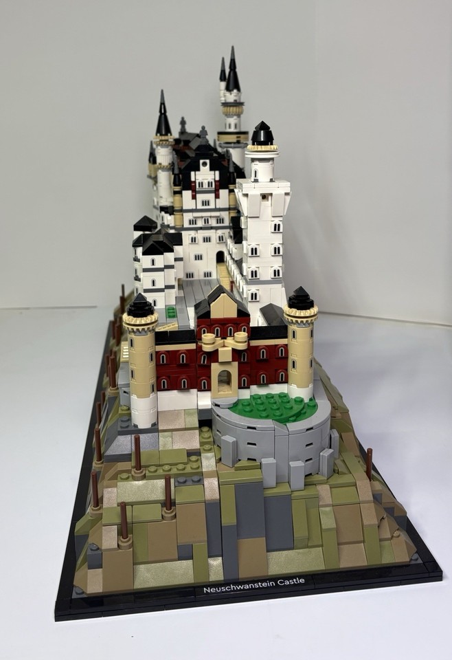 Architecture Neuschwanstein Castle LEGO Collectible Bavarian 21063 ...