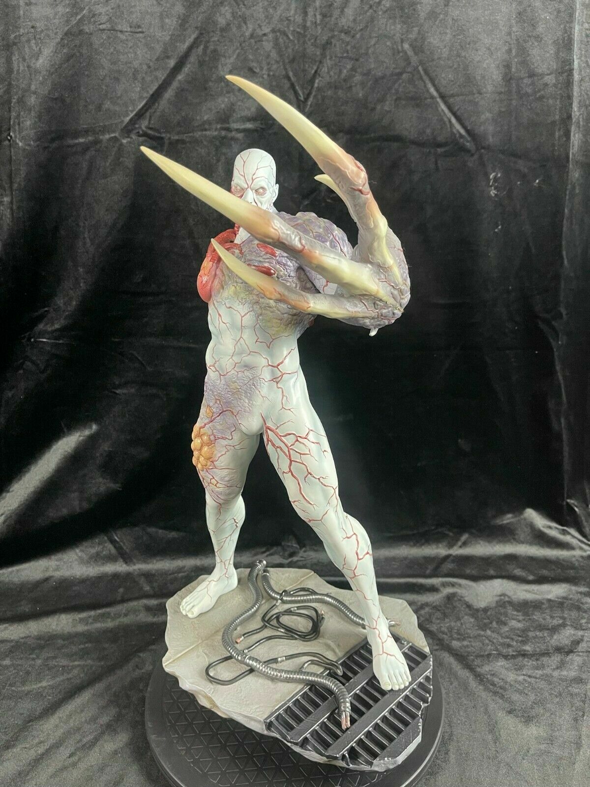 HOLLYWOOD COLLECTIBLES GROUP TYRANT CAPCOM RESIDENT EVIL STATUE FIGURE ...