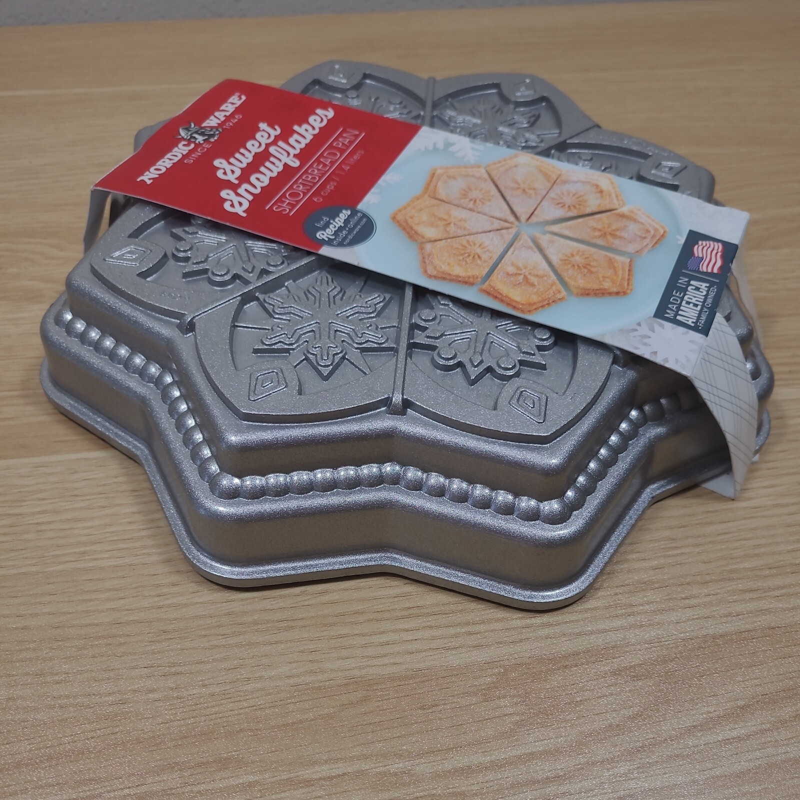 New Nordic Ware Disney Frozen II Sweet Snowflakes Shortbread Baking Pan ...