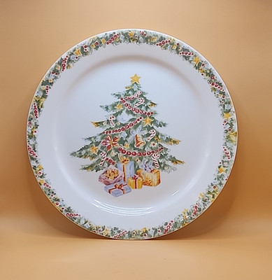 Vintage Corelle Christmas Joy Dinner Plate Tree with Garland Trim ...
