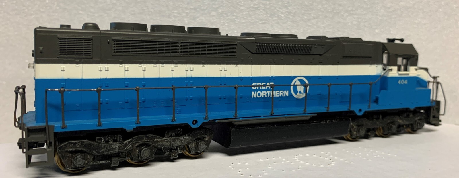HO Scale Athearn SDP40/404 Great Northern Powered Diesel Locomotive | eBay