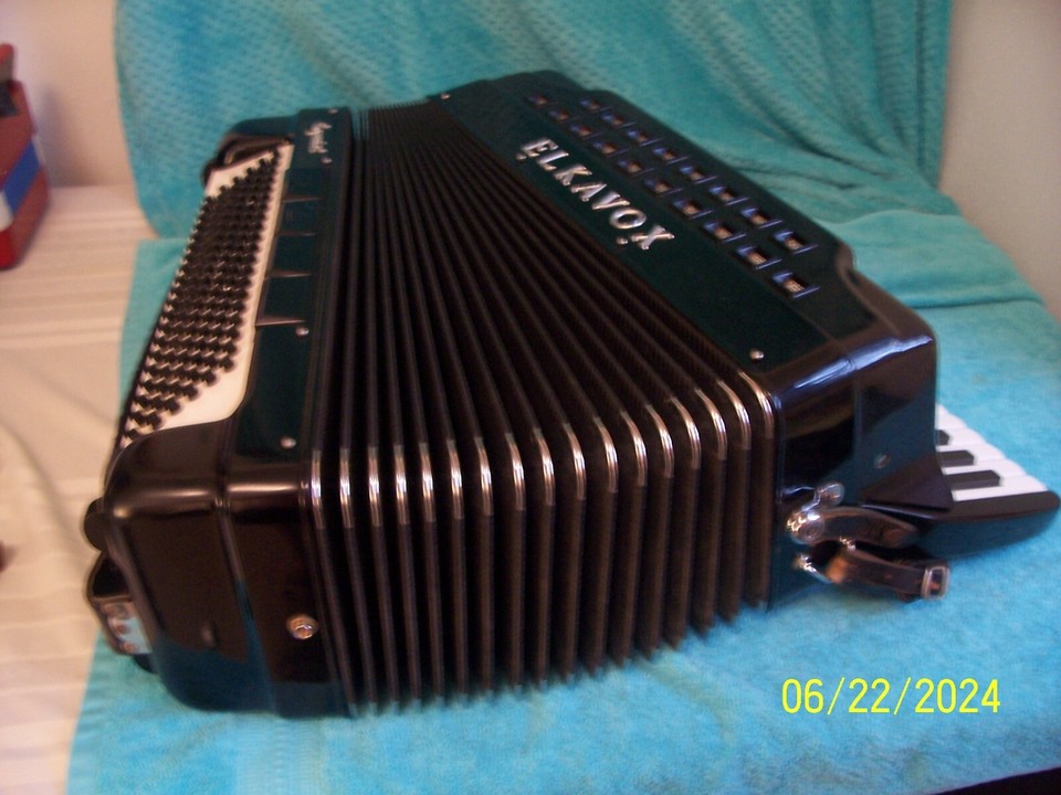 Elkavox Imperial 77 Accordion 3 and 5 reeds Electronic acoustic ...