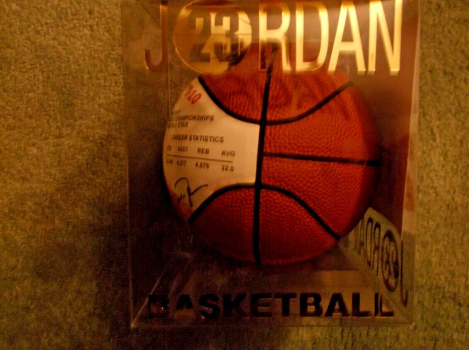 MICHAEL JORDAN MINI BASKETBALL 72 &10 SEASON WITH COA & CASE NEW | eBay