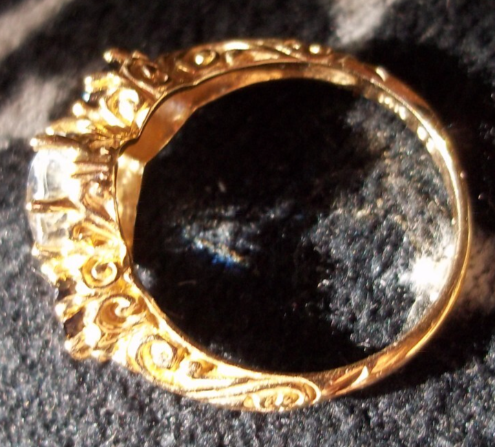 Vintage 14K Yellow Gold Ice Blue natural Gemstones Ring Size 5 sapphire ...