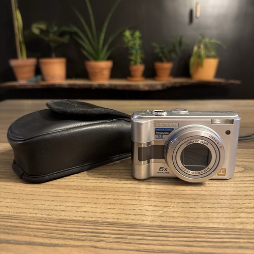 Panasonic Lumix 5.0 MP Digital Camera 6x Optical Zoom With Case Pre ...