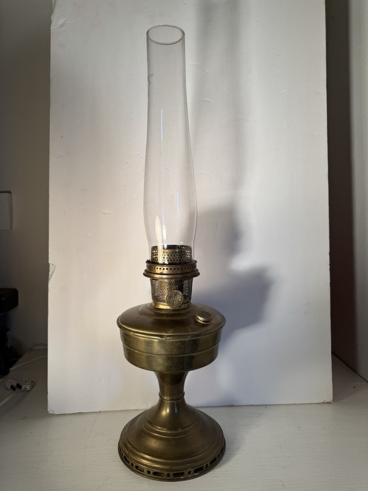 Aladdin Kerosene Oil Brass Lantern Lamp Model 12 Base & Lox on Aladdin ...