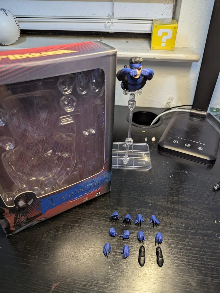 Invincible Blue Suit Custom Figure 1/12 | eBay