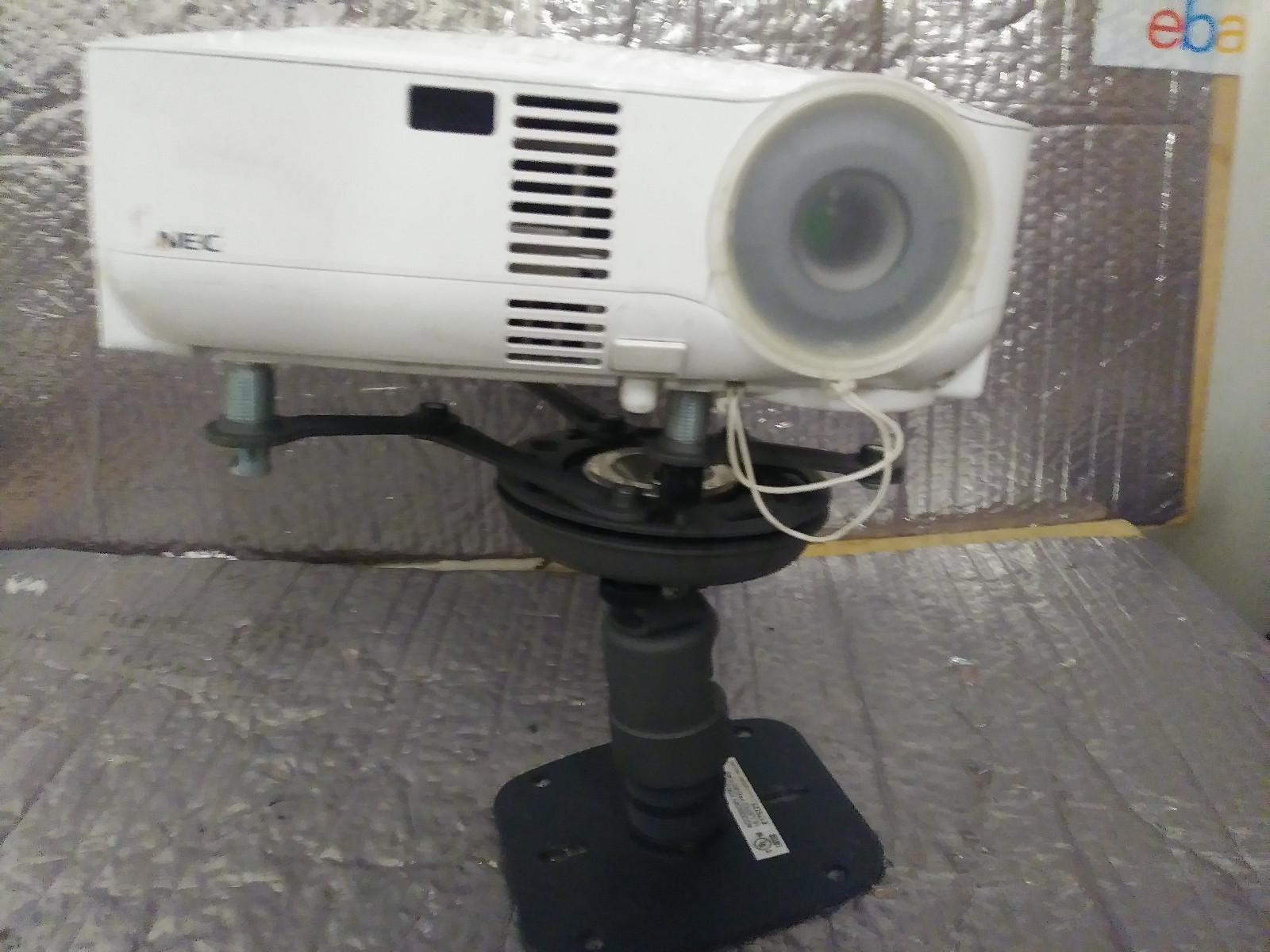 NEC VT580 Portable LCD Projector 2000 57% lamp hr left. W/ VGA & Power ...