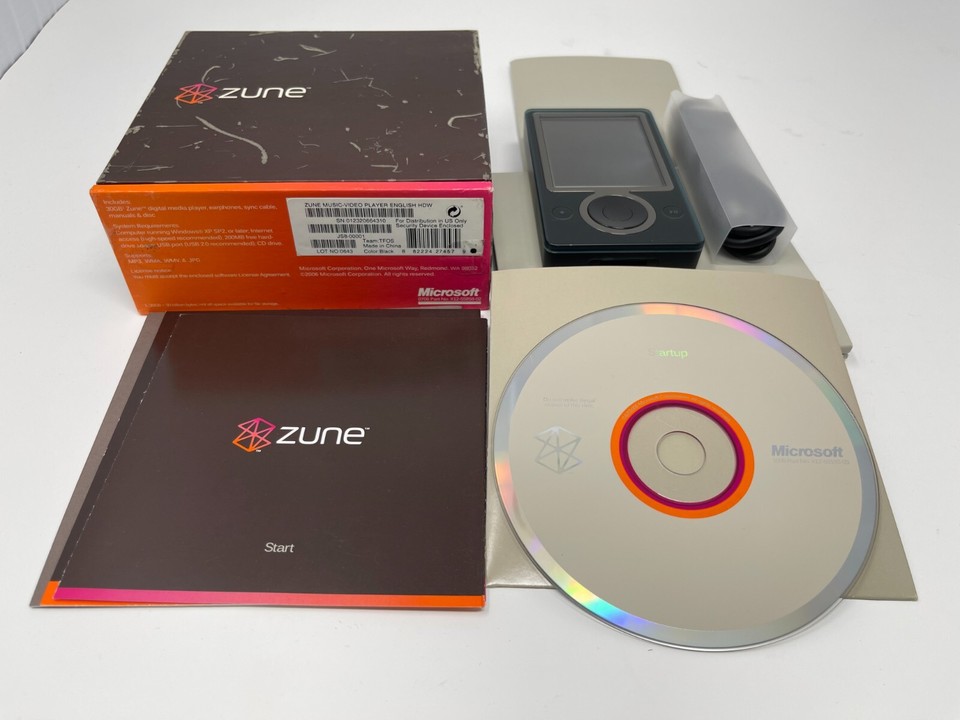 Microsoft Zune 30 GB Black Wi-Fi AM/FM Radio WMA MP3 Media Player Very ...