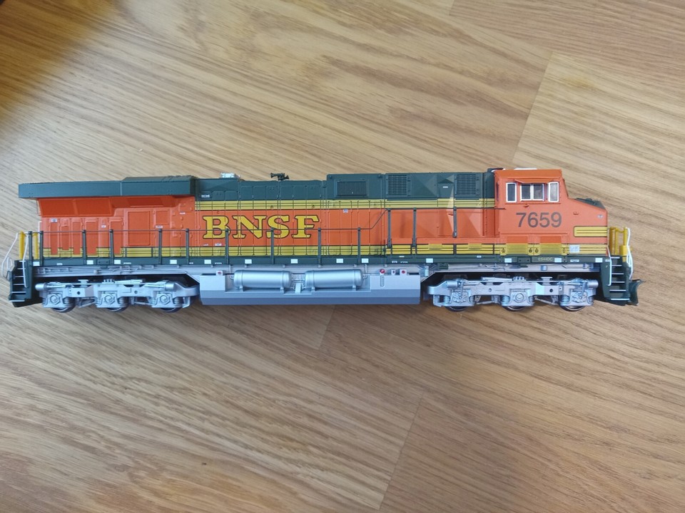 Tower 55 Pioneer Series EA-9073-1 #7659 BNSF ES44DC Locomotive - HO ...
