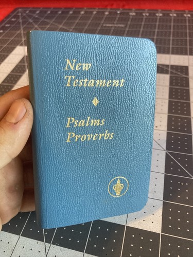 Vintage 1985 New Testament Psalms Proverb Gideons International Blue ...