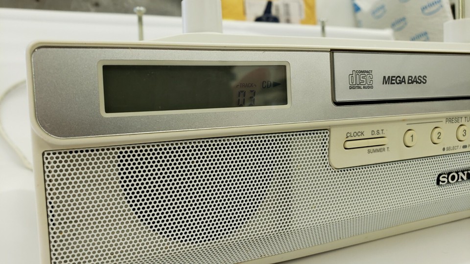 SONY ICF-CD523 UNDER CABINET KITCHEN CD PLAYER/AM/FM/CLOCK MEGA BASS ...