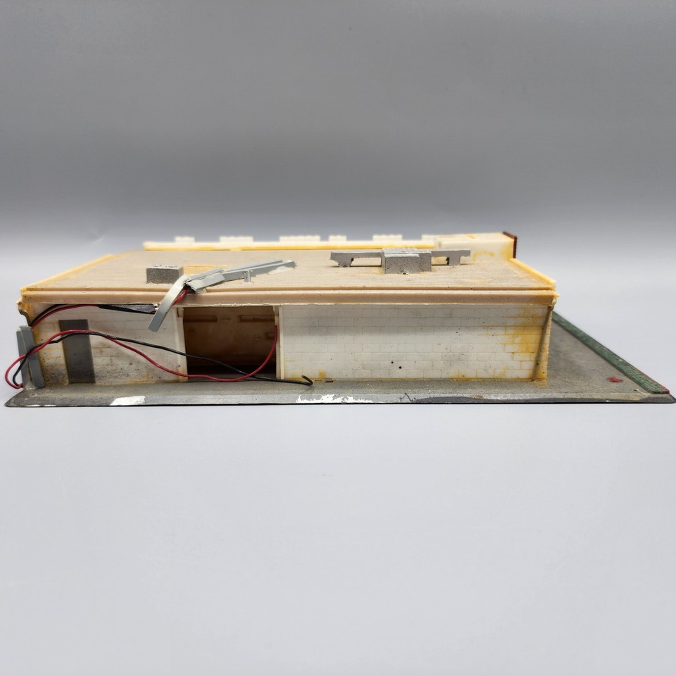 Life-Like HO Scale Convenience Food Store 7-Eleven Used Model Train ...