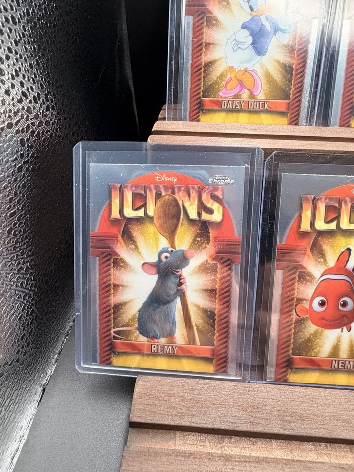 Topps Sapphire Chrome Disney Icons Lot Princess Mickey Elsa Ariel ...