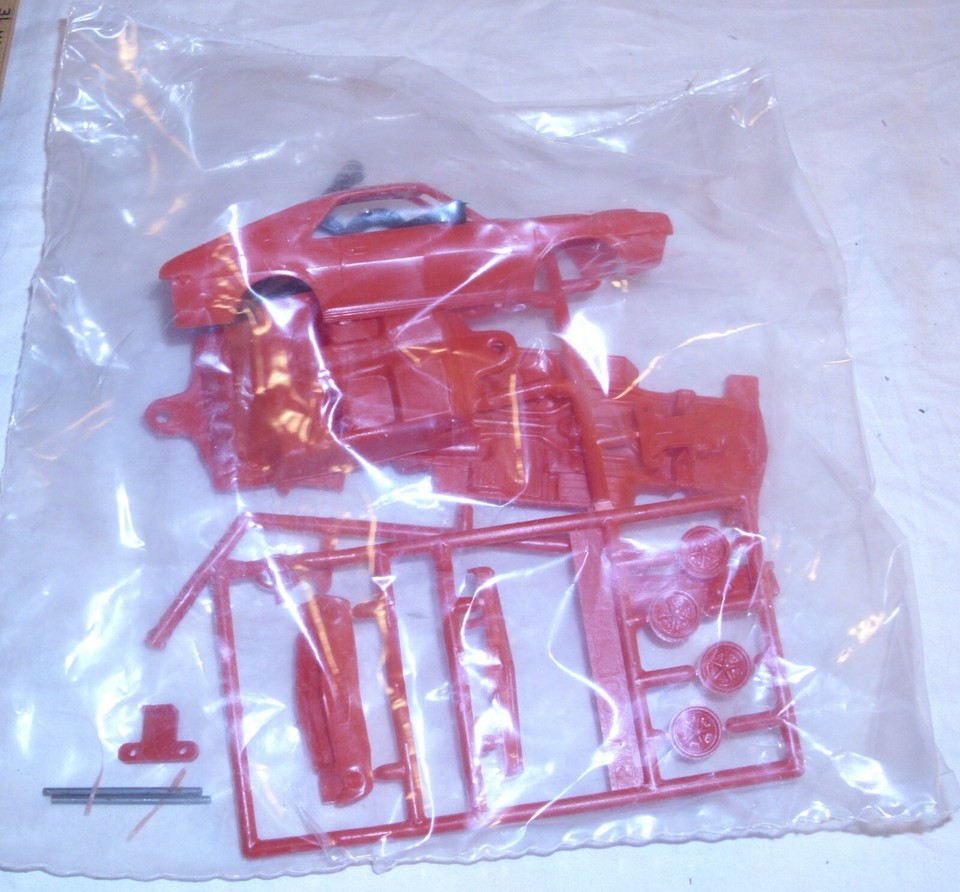 AMT AMC JAVELIN MODEL KIT BAGGED 1:64 IN ORANGE | eBay