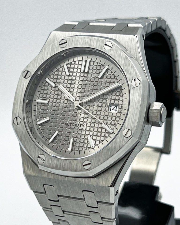 Custom Built Steel Automatic Integrated Bracelet Date Watch Authentic ...
