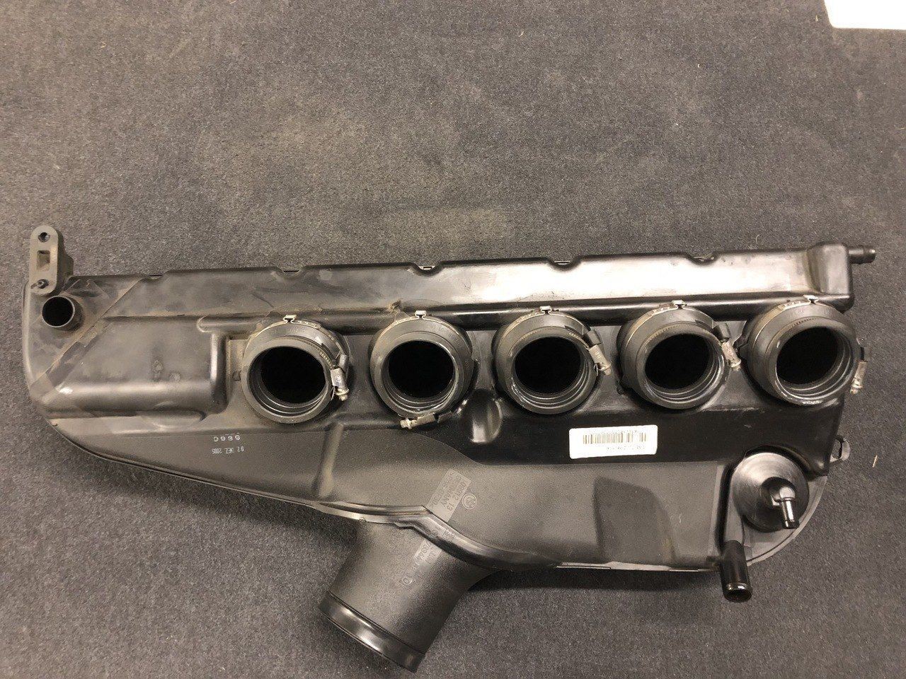 BMW E60 M5 S85 Intake Plenum Right Cyl. 1-5 | eBay