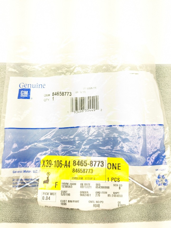 OEM NEW 14-19 Chevrolet Corvette Rear Crossed Flag Chrome Emblem ...