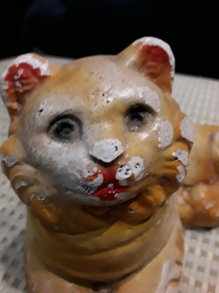 Vintage 1940's Carnal Chalkware cat paintware is common in chalkware 5. ...