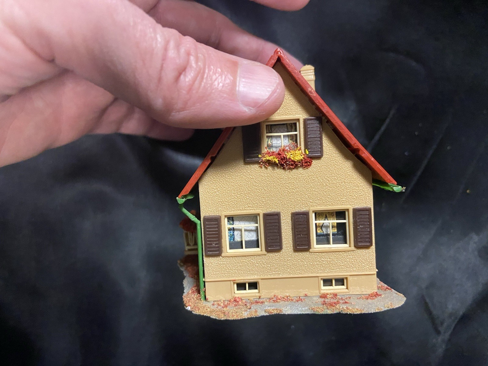 Vintage Fully Assembled Houses (2) for HO Model Train Set Town 1:87 | eBay