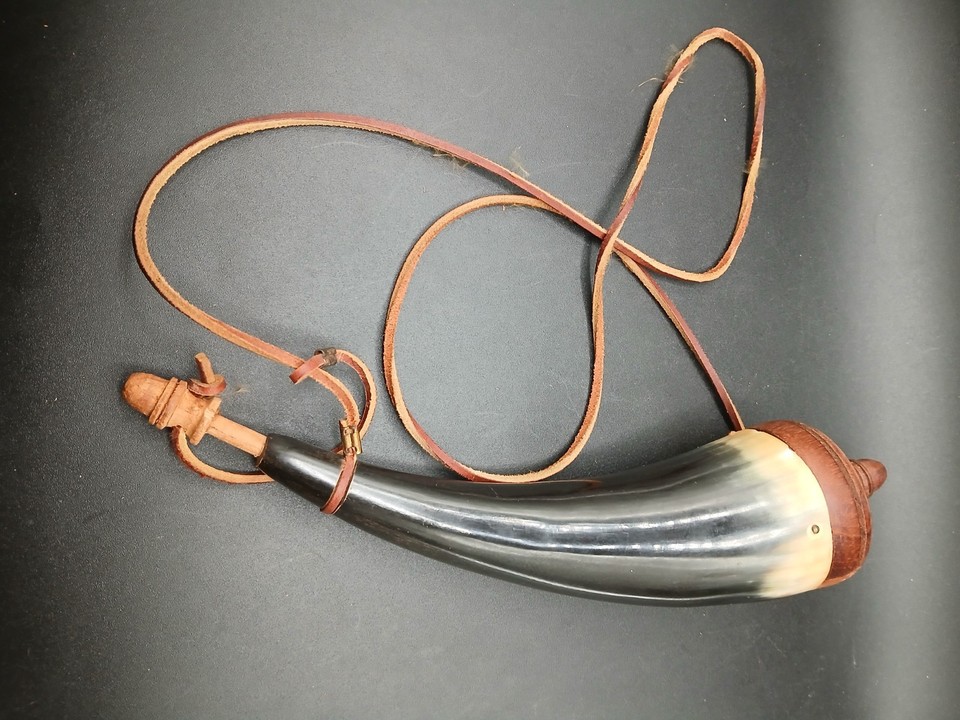 VINTAGE 1980's Gun Powder Horn HAND MADE HORN LEATHER RAWHIDE | eBay