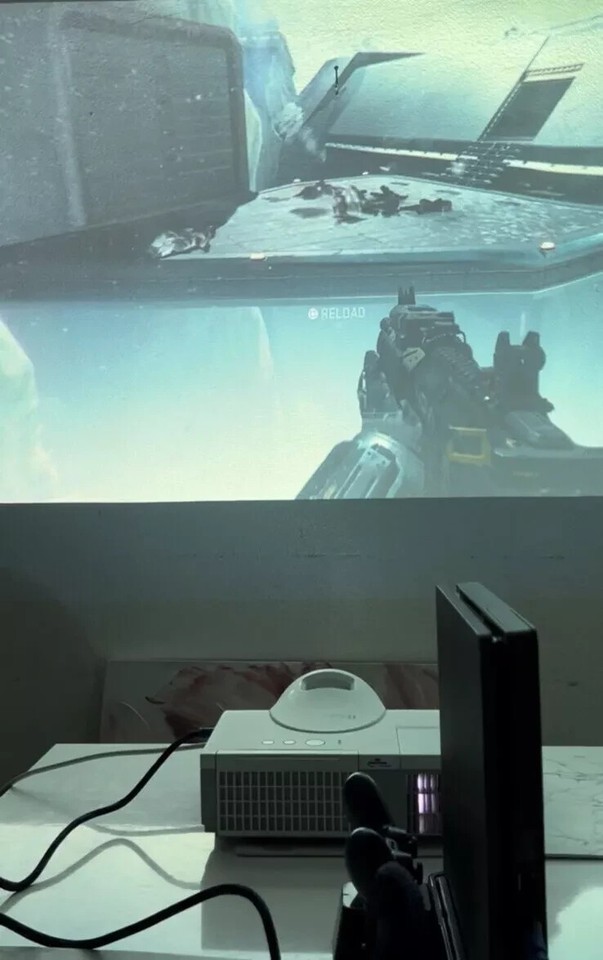 Hitachi CP-BX301WN 3LCD XGA Short-Throw Projector 3200 ANSI Lumens HDMI ...