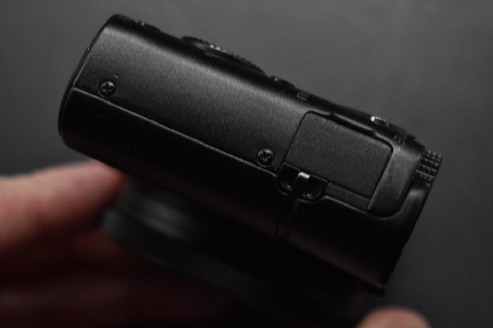 97%New- Sony Cyber-Shot DSC-RX100 Black 20.2MP Compact Digital Camera w ...