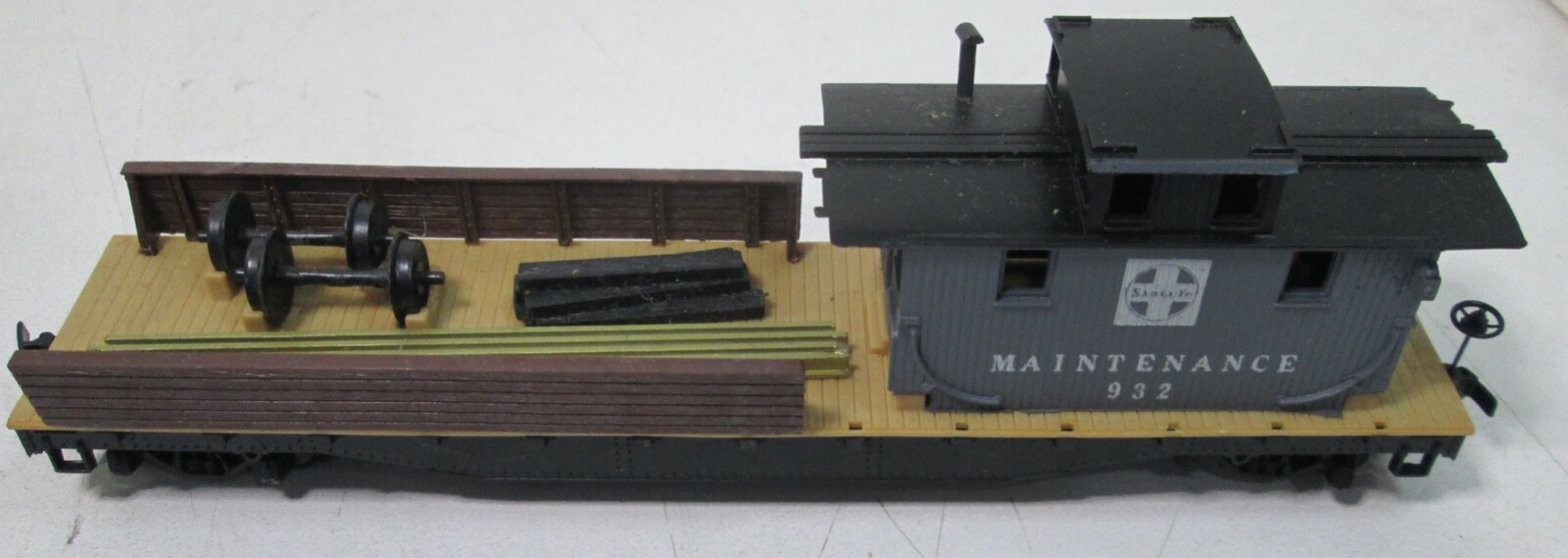 Tyco HO Scale Santa Fe Operating Crane Car With Boom Tender | eBay