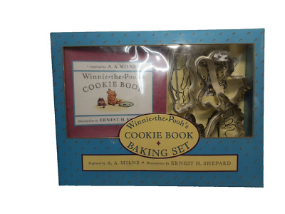 Winnie the Pooh’s Cutter & Cookie Recipe Book Baking Set, 5 Pc. set ...