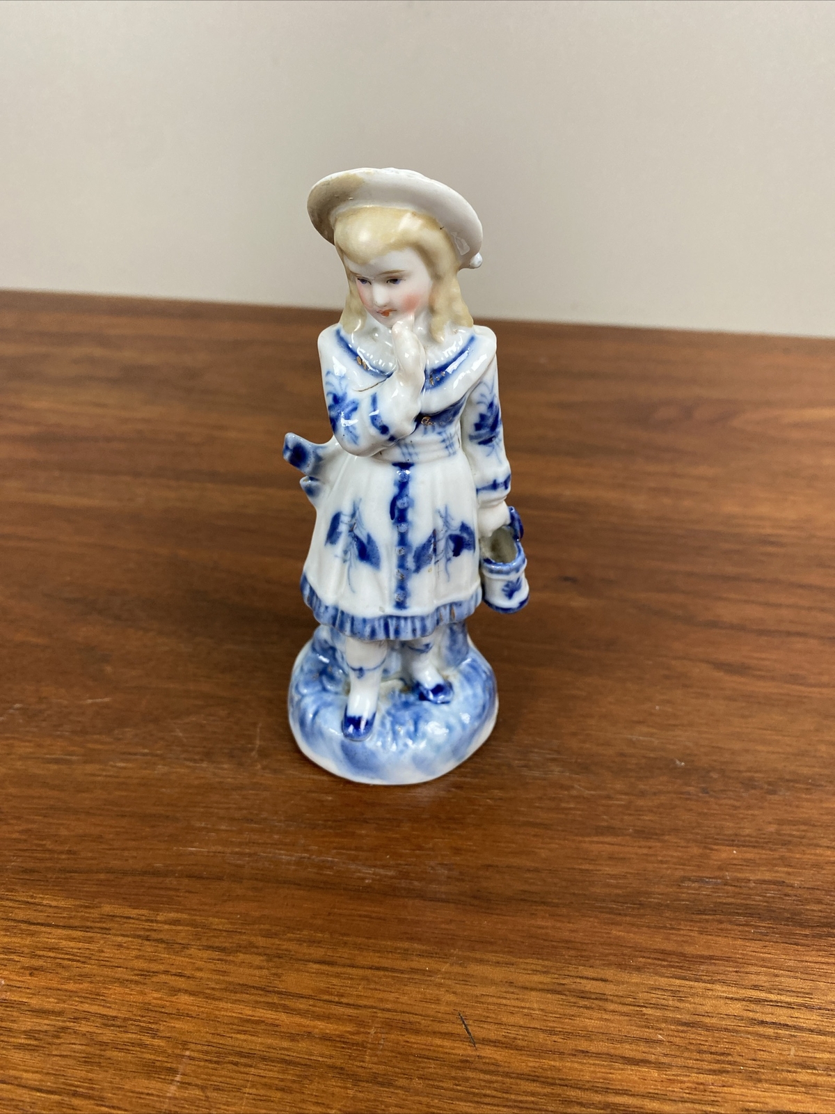 Unmarked Vintage Blue White Porcelain Victorian Shepherd Girl Bonnet ...