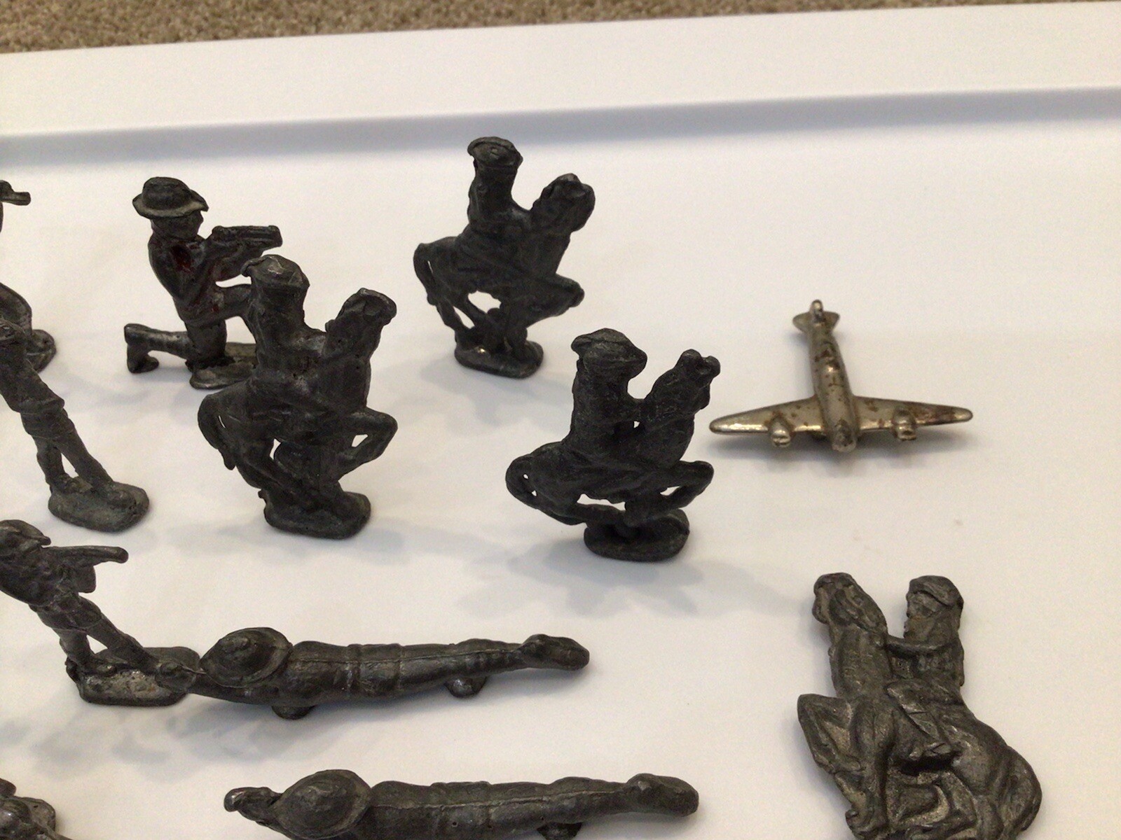 Lot of 23 - Vintage Cast Lead Metal Military Toy Soldiers Lead Army Men ...
