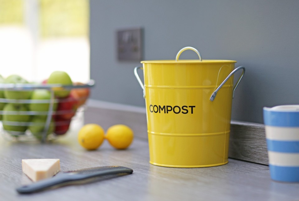 Yellow Compost Caddy & 50x 6L Compostable Bags - Kitchen Compost Bin ...