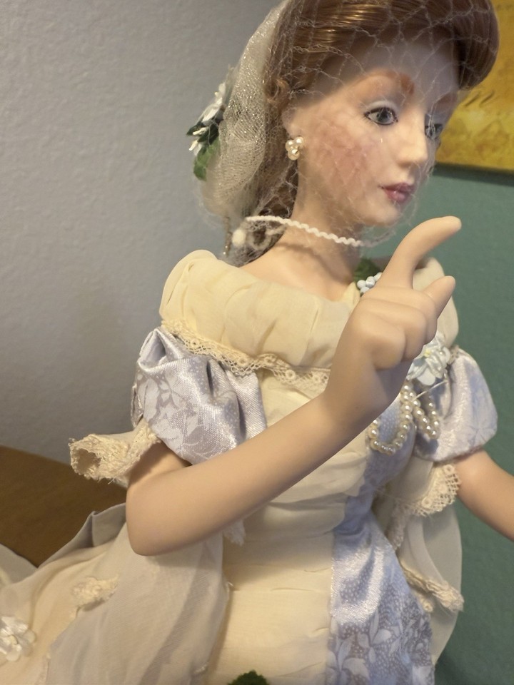 Franklin Mint Doll Gloria Vanderbilt Caroline at the Ball Porcelain ...