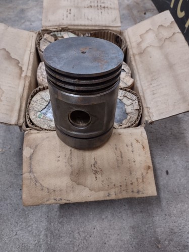 1919-27 Studebaker 6 Cylinder Pistons new Old Stock . 3.600 Over Size ...
