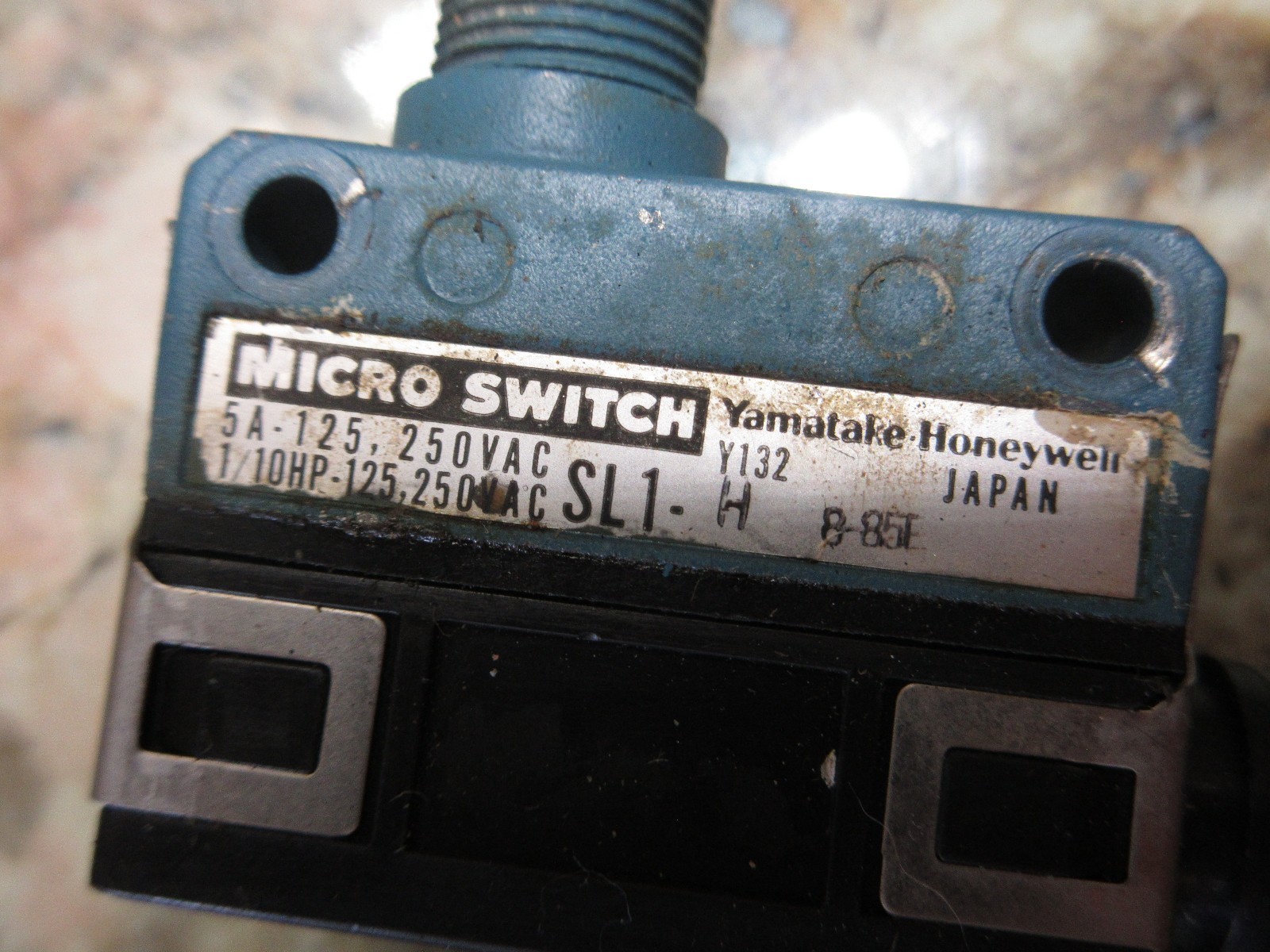 HONEYWELL YAMATAKE MICRO SWITCH SL1-H Y132 2 PIECES BLUE COLOR | eBay