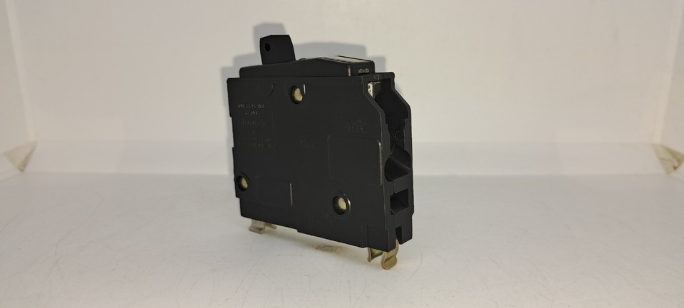 Square D QO115 15 Amp 1 Pole 120/240V Yellow Face Circuit Breaker NEW ...