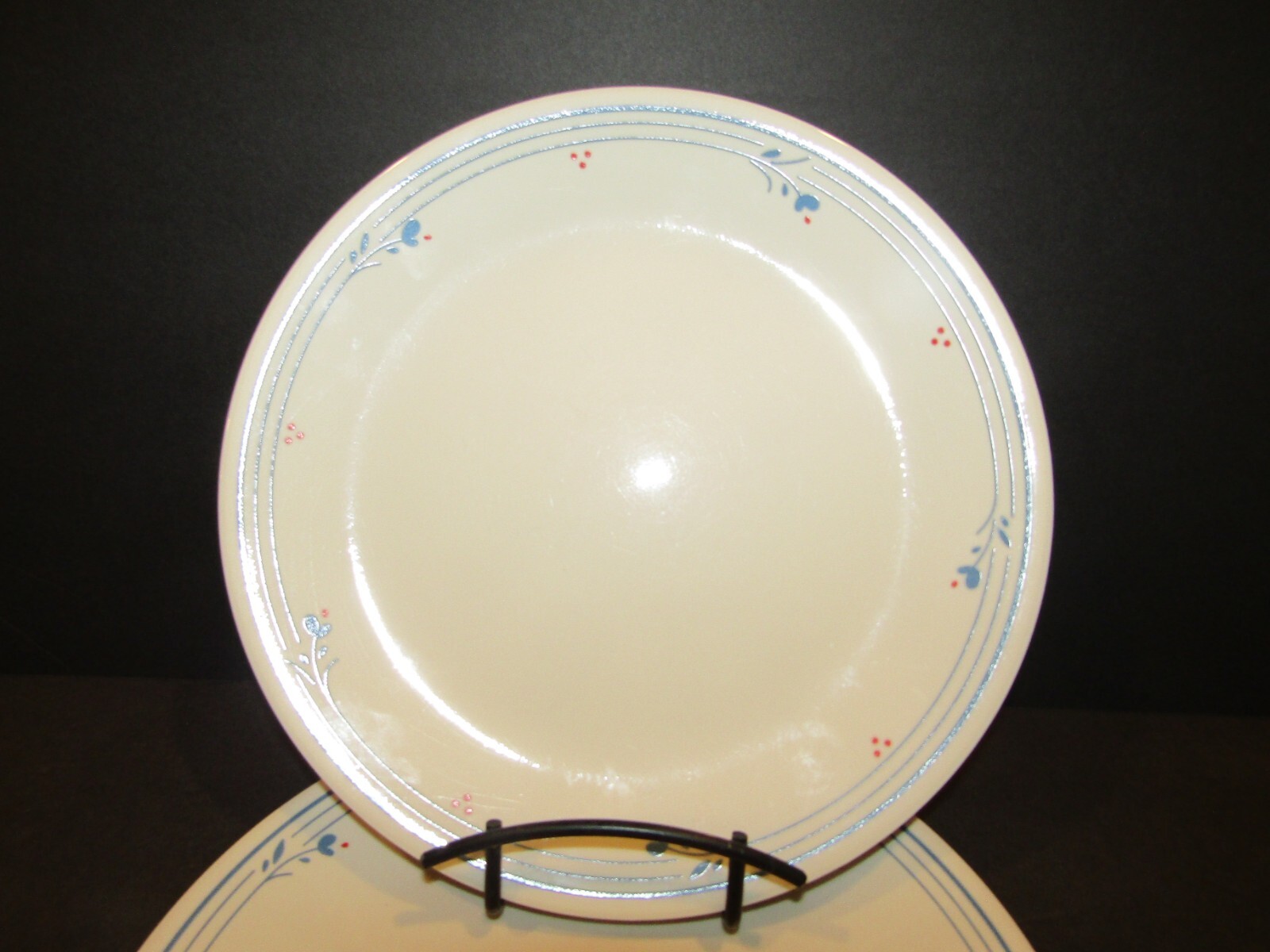 Corelle COUNTRY VIOLETS 2 Dinner Plates BLUE FLOWERS/RED DOTS 10.25" | eBay