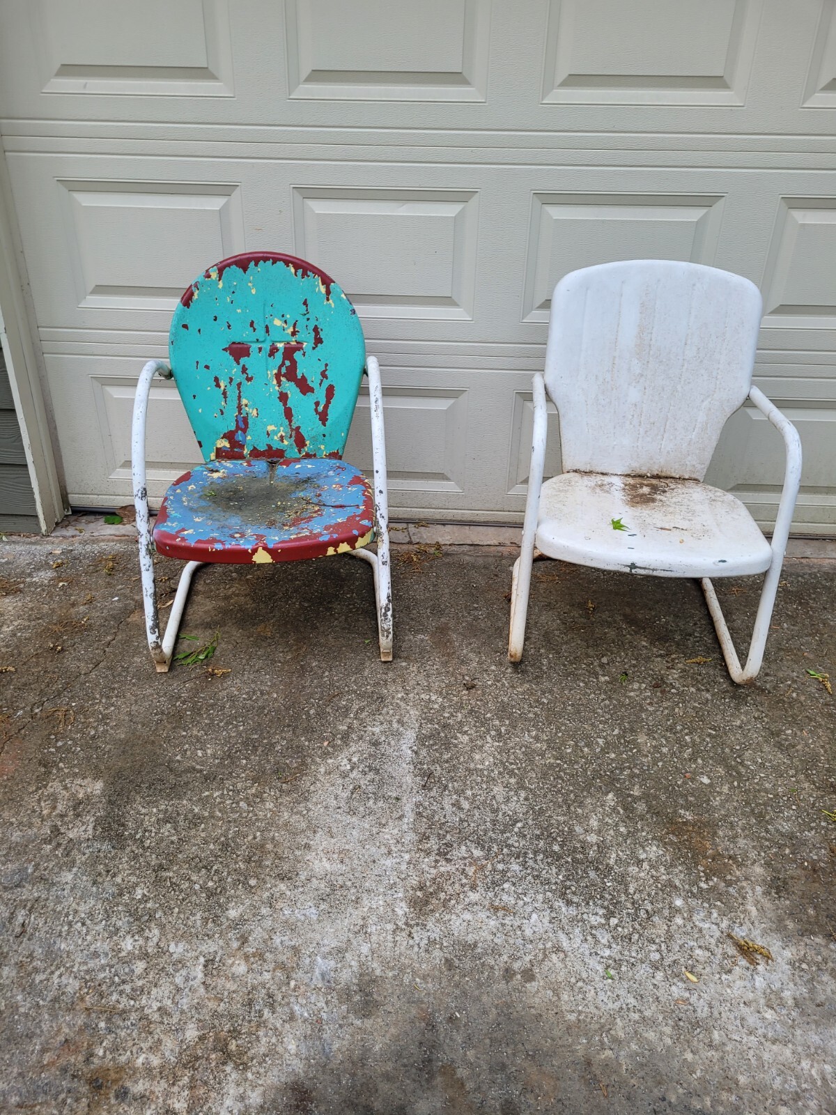 A Lot Of 2 Vintage SHELL Pattern Metal Patio Chairs | eBay