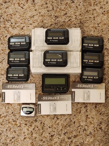 LOT QTY. 9 MOTOROLA MEMO EXPRESS UHF ALPHANUMERIC PAGERS.....NEW/USED ...