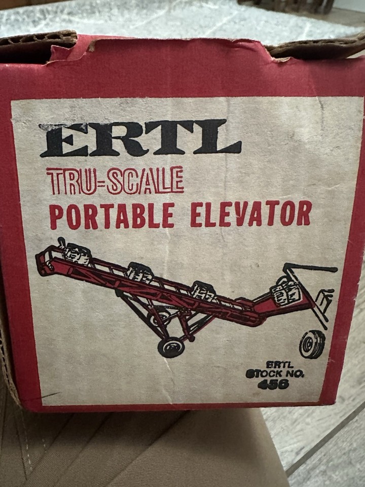 Vintage Ertl True Scale Portable Hay Grain Farm Toy Elevator Pressed ...