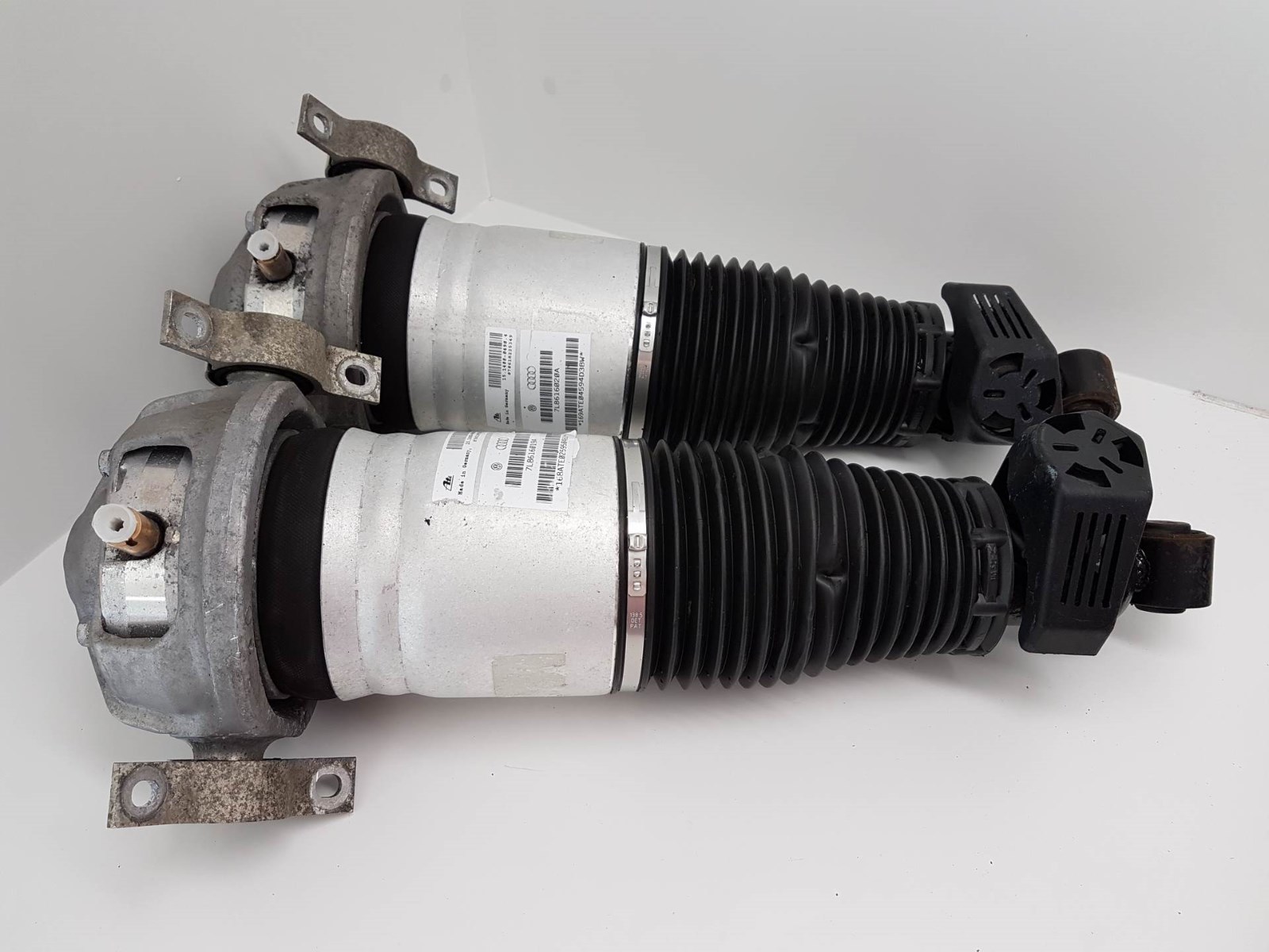 VOLKSWAGEN TOUAREG AMORTYZATOR TYŁ 7L6616019E 7L6616020E 7L6616019D ...