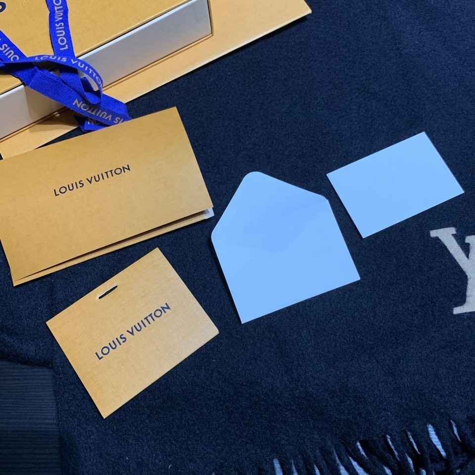 Louis Vuitton logo muffler men's scarf with box and bag new condition ...