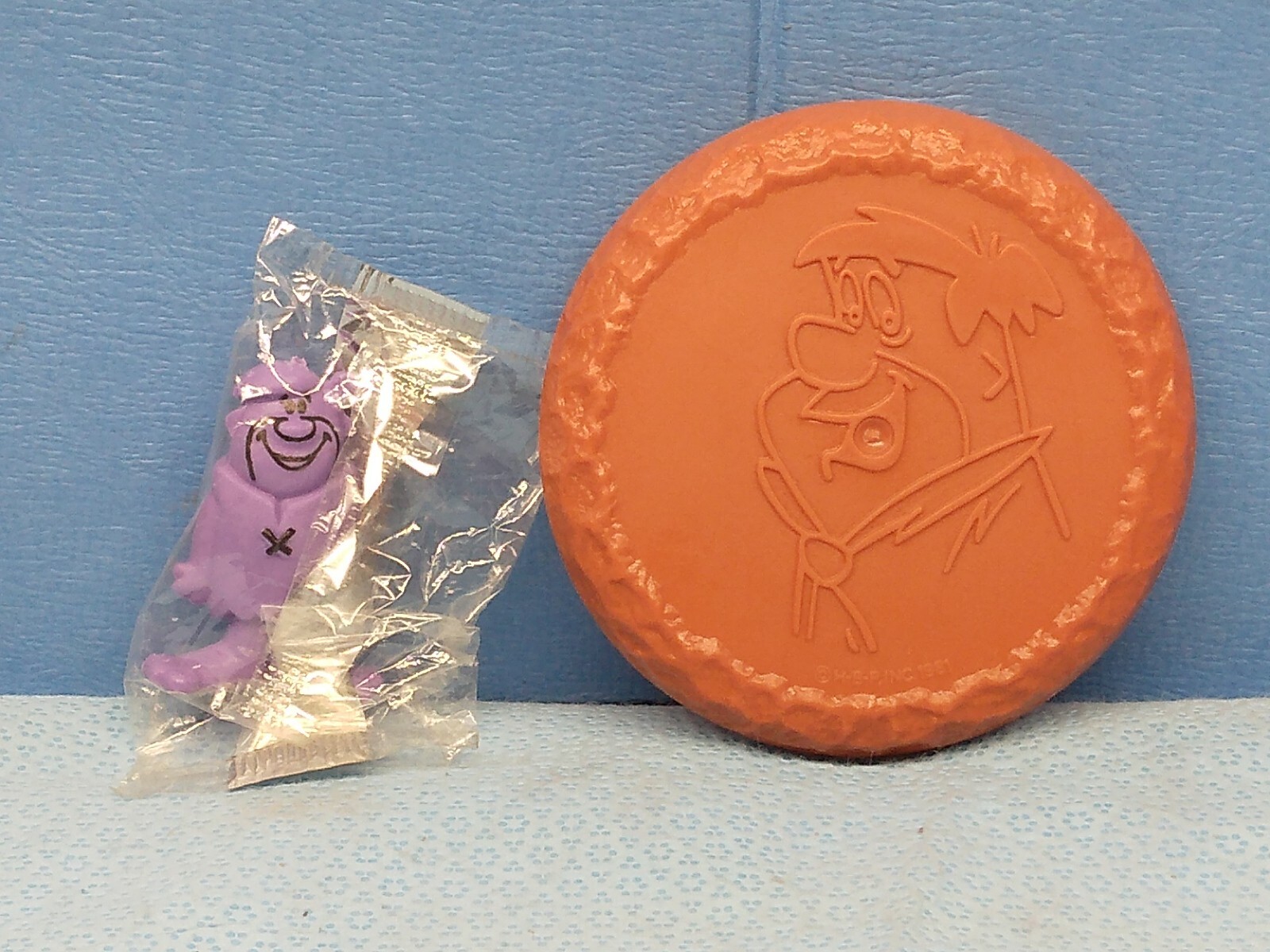 Lot Of 2 1990s Post Cereal Premium Toy Fred Frisbee Disc & Barny Figure ...