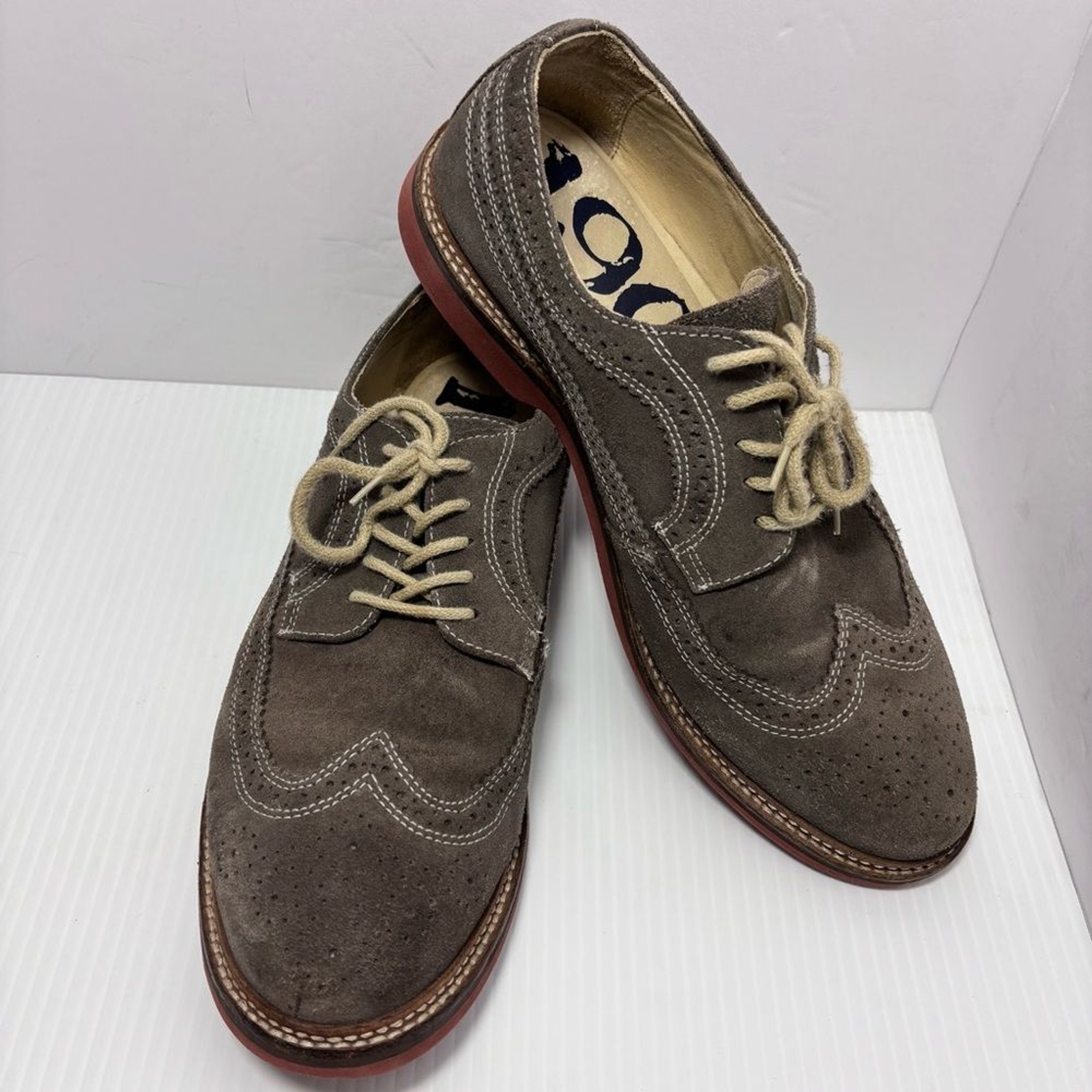 1901 Men's Tan Suede Wingtip Derby Shoes. Size 10 - Gem