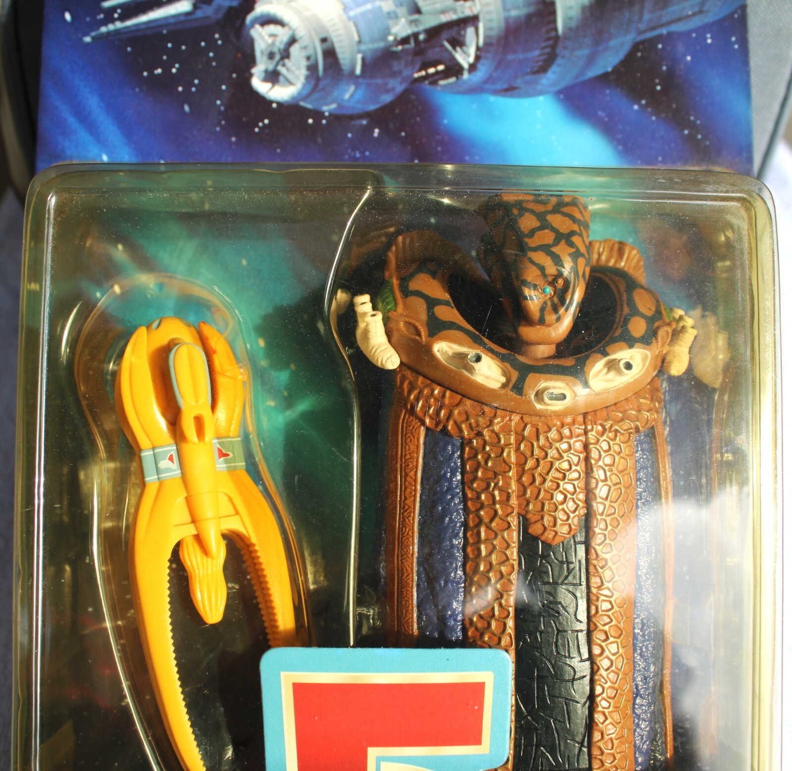 Variant Babylon 5 Ambassador Kosh Naranek With Vorlon Cruiser 6 Inch ...