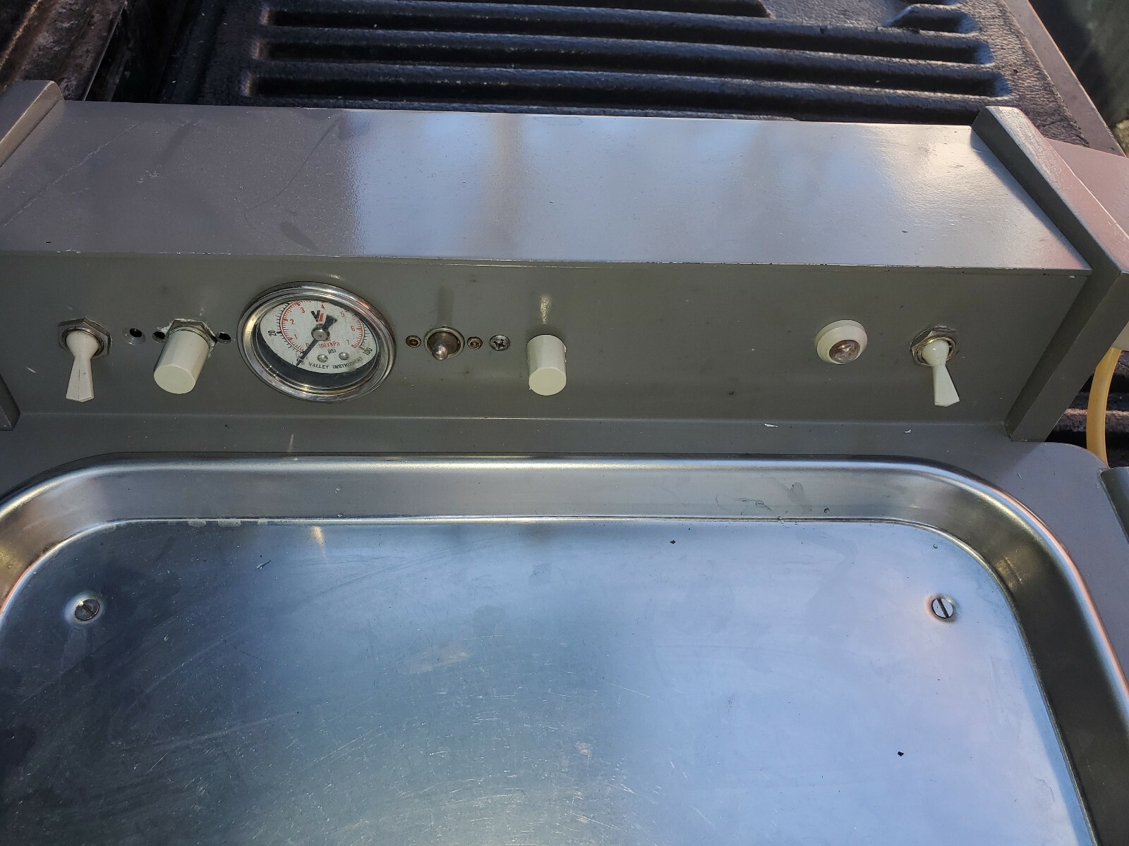 ADEC Dental Unit 2 Handpiece with tray holder and water bottle system ...