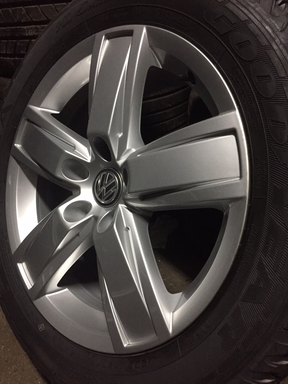 4 X New Genuine Vw Transporter Multivan Wheels T5 T6 And Good Brand ...