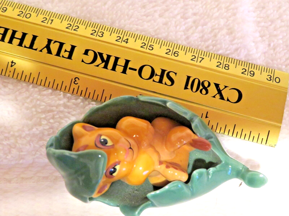 Disney Lion King Baby Simba in Leaf Bone China Figurine Taiwan 3" | eBay